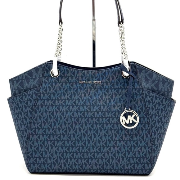 Jet Set Large Two Tone Signature Logo Shoulder Bag